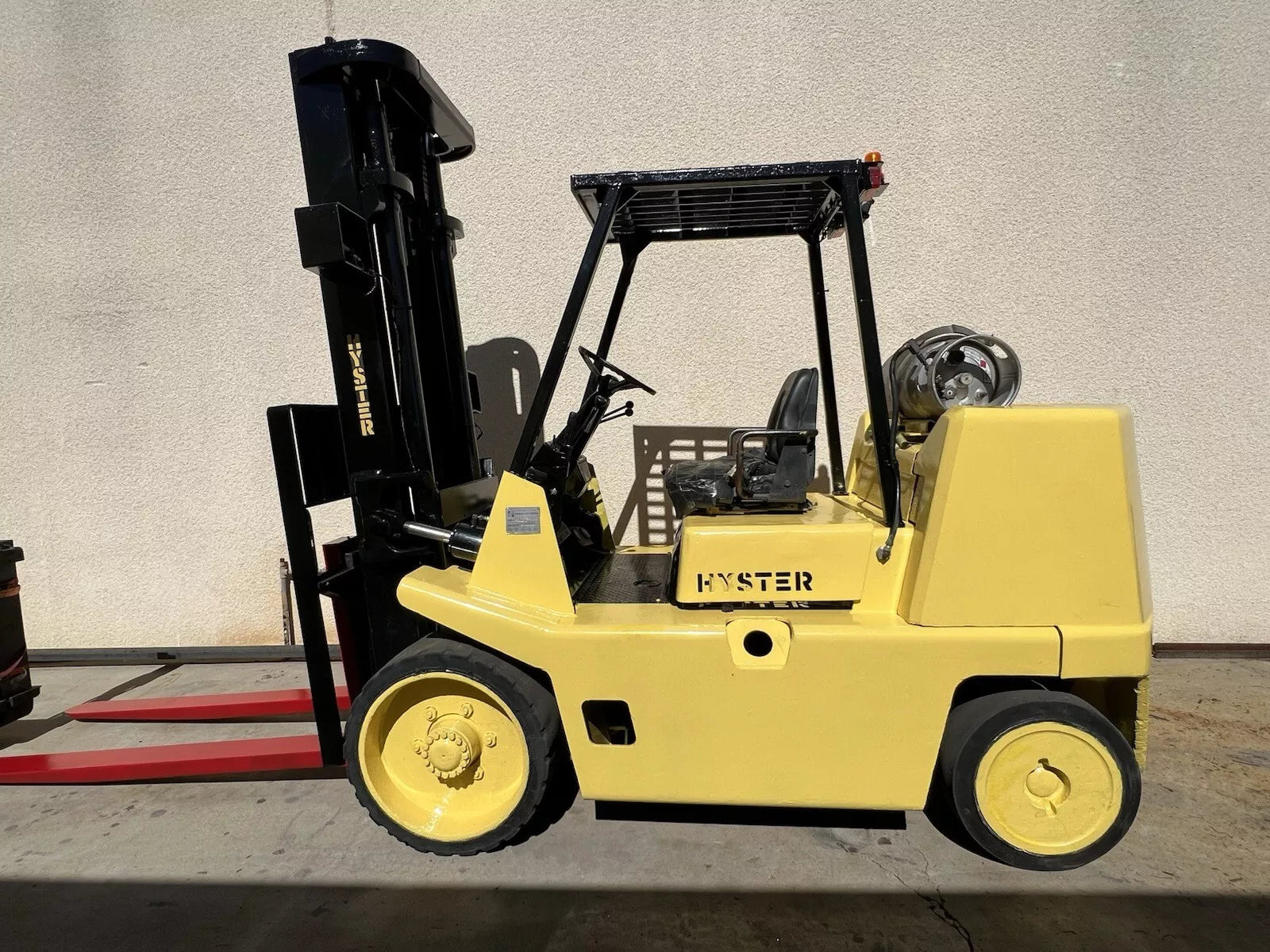 HYSTER RIGGERS FORKLIFT S155XL – Valley Machinery Co
